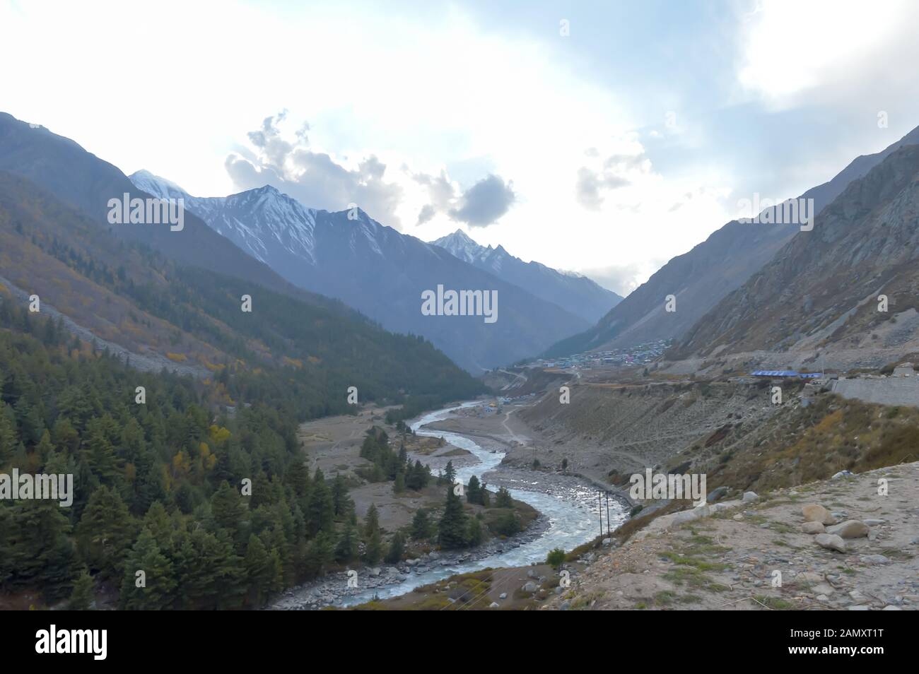 Kashmir and himachal pradesh border hi-res stock photography and images ...
