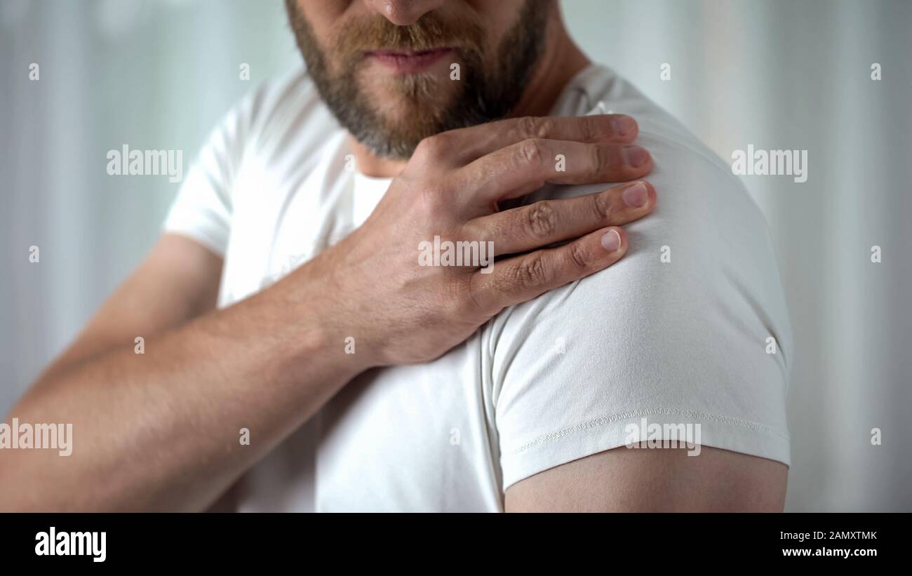 Shoulder sprain hi-res stock photography and images - Alamy