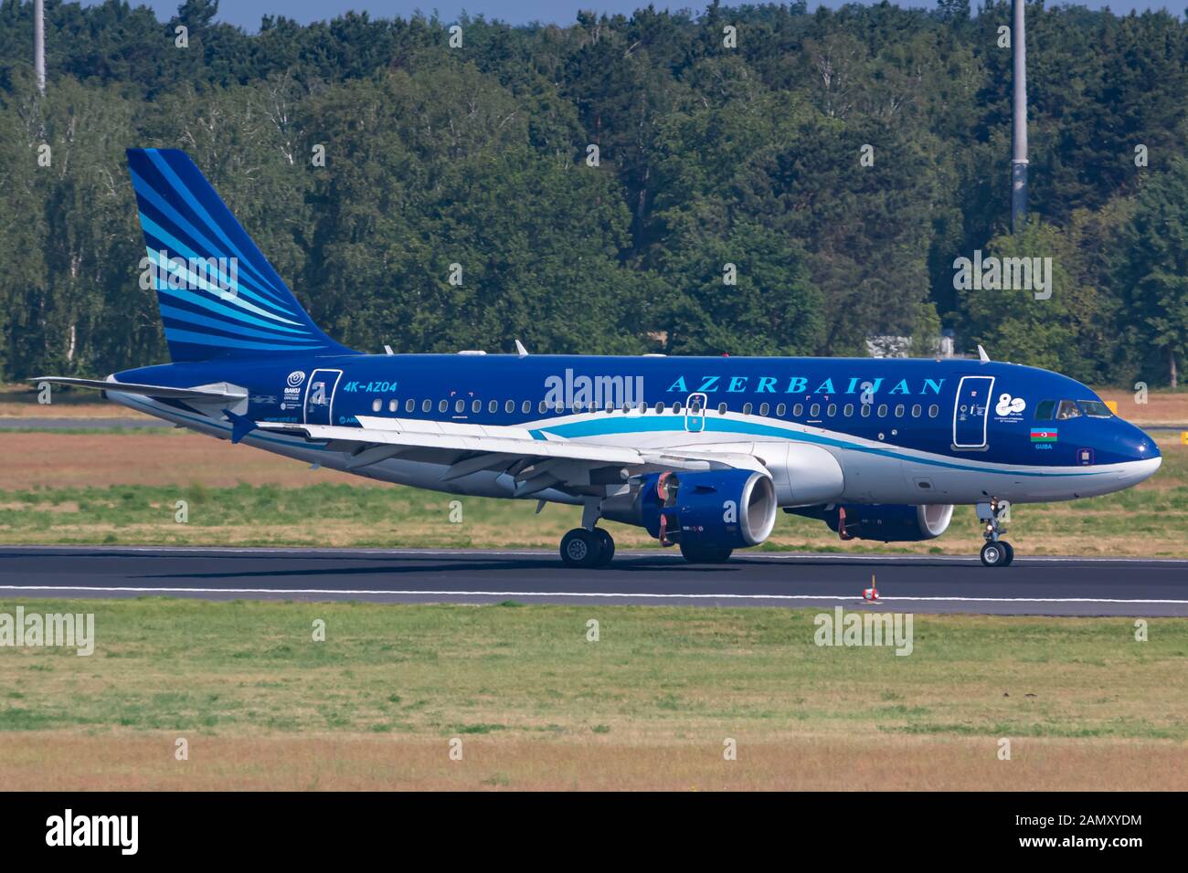 Airbus a319 100neo hi-res stock photography and images - Alamy
