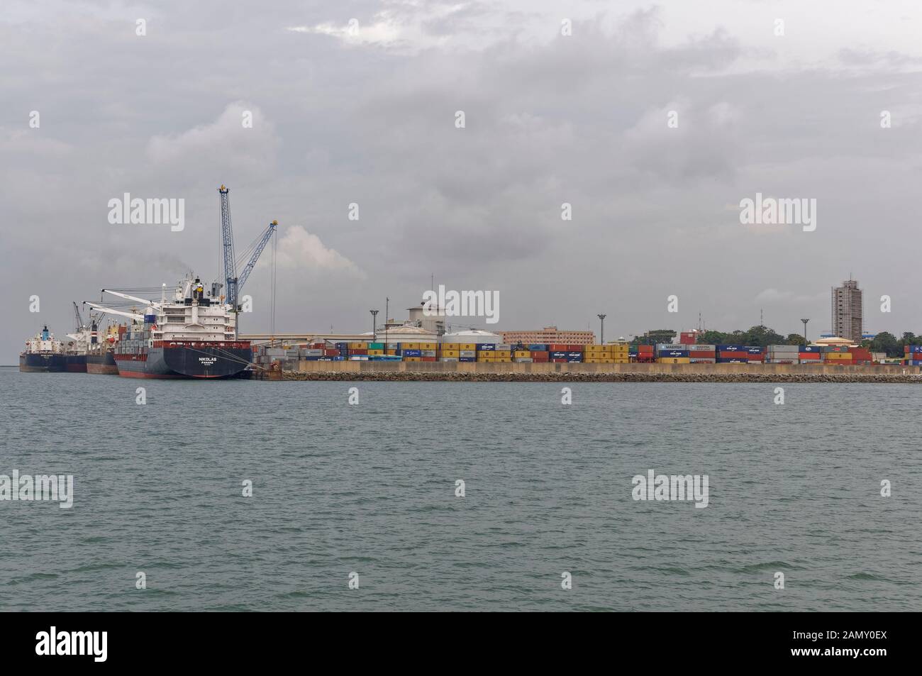 Stone loading quay hi-res stock photography and images - Alamy