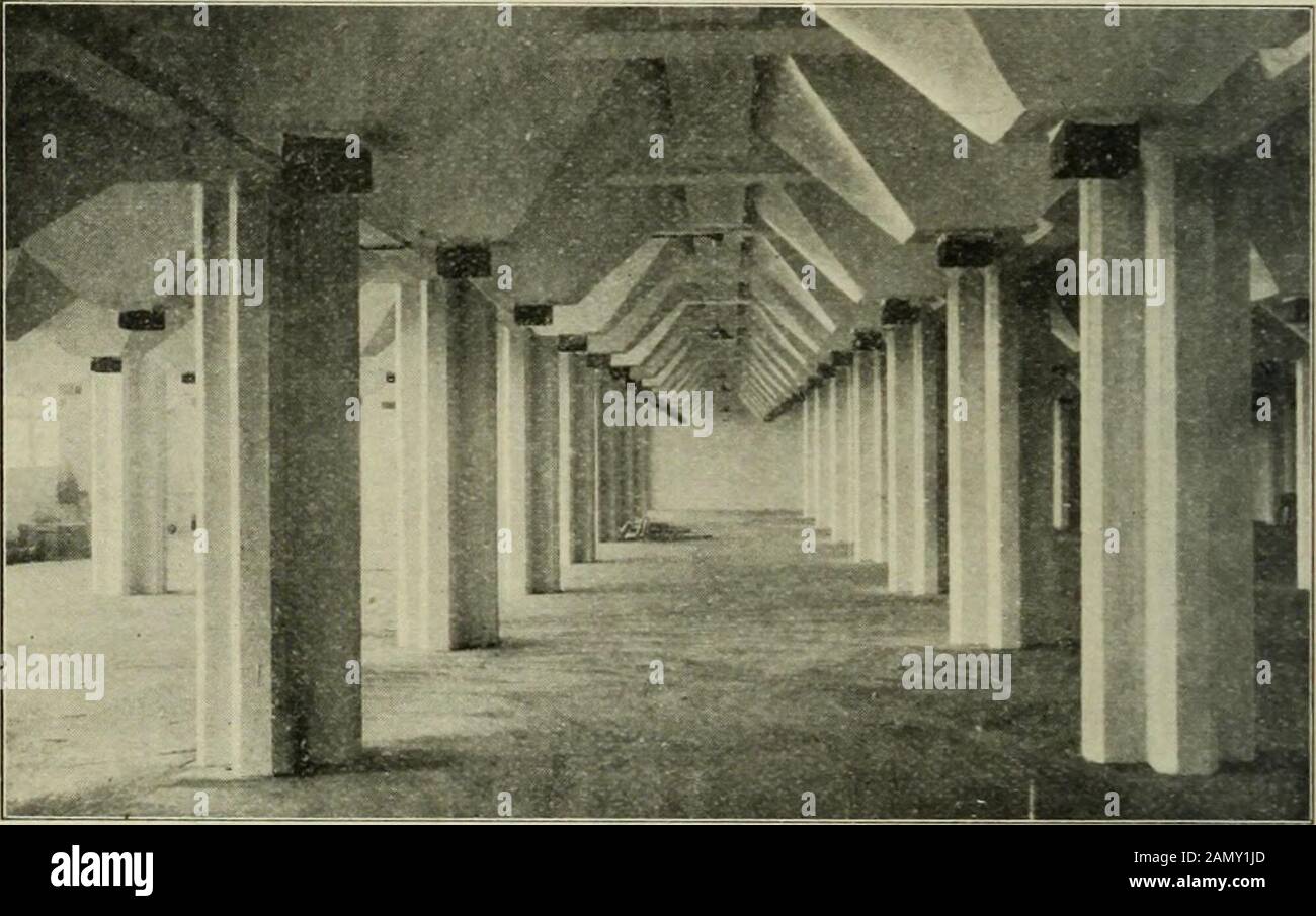 Height 110 feet hi-res stock photography and images - Alamy