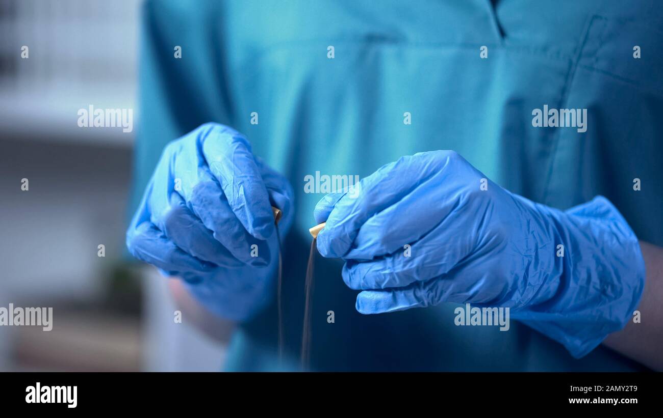 Powder pouring from capsule hi-res stock photography and images - Alamy