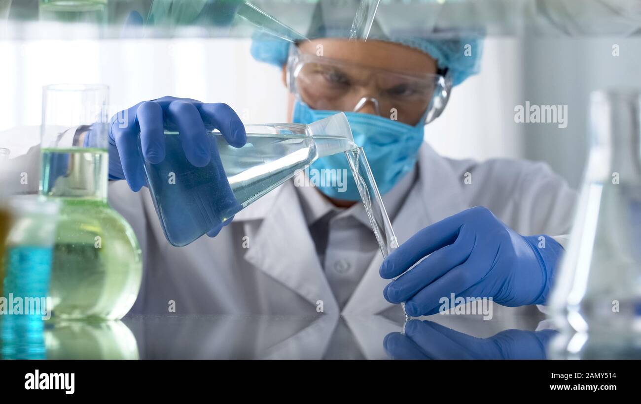 Reagent vial hi-res stock photography and images - Alamy