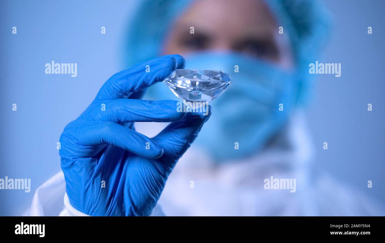Gemology scientist hi-res stock photography and images - Alamy