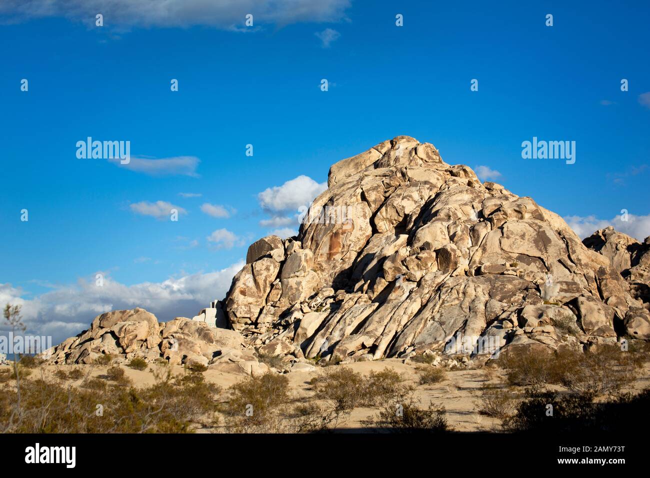 A rock formation in Apple valley, California Stock Photo - Alamy