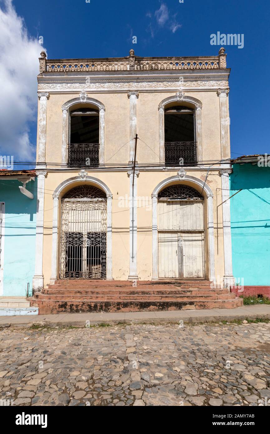 Cuban homes hi-res stock photography and images - Alamy