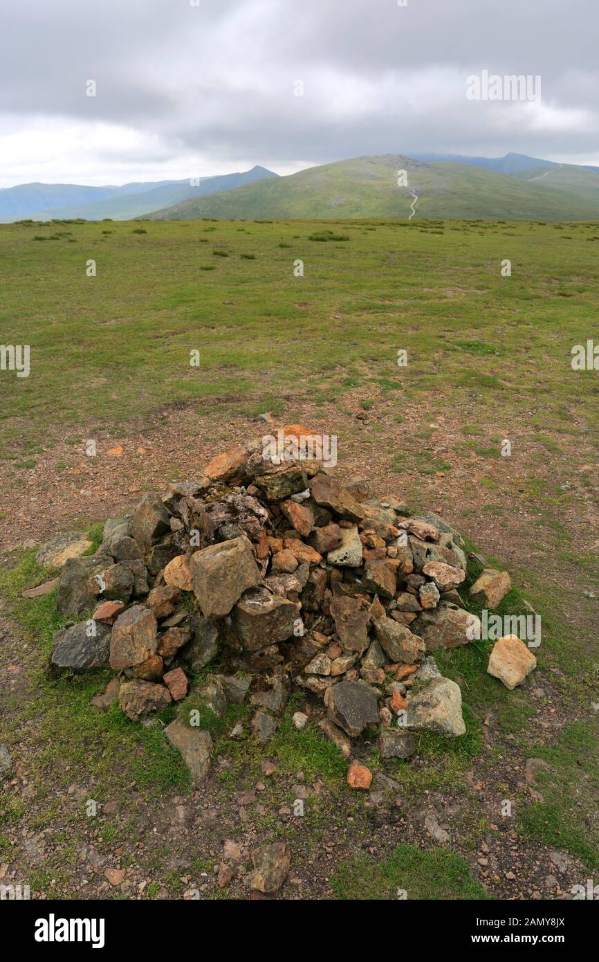 Summit Cairn on Stybarrow Dodd fell, Helvellyn range, Lake District ...