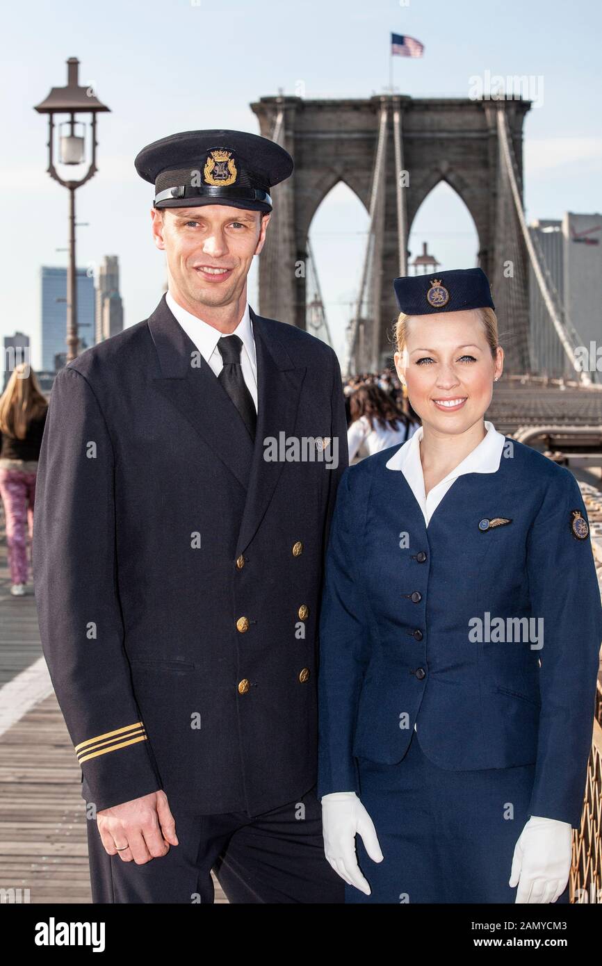 British Airways cabin crew in original cabin clothing from 1958 BOAC ...