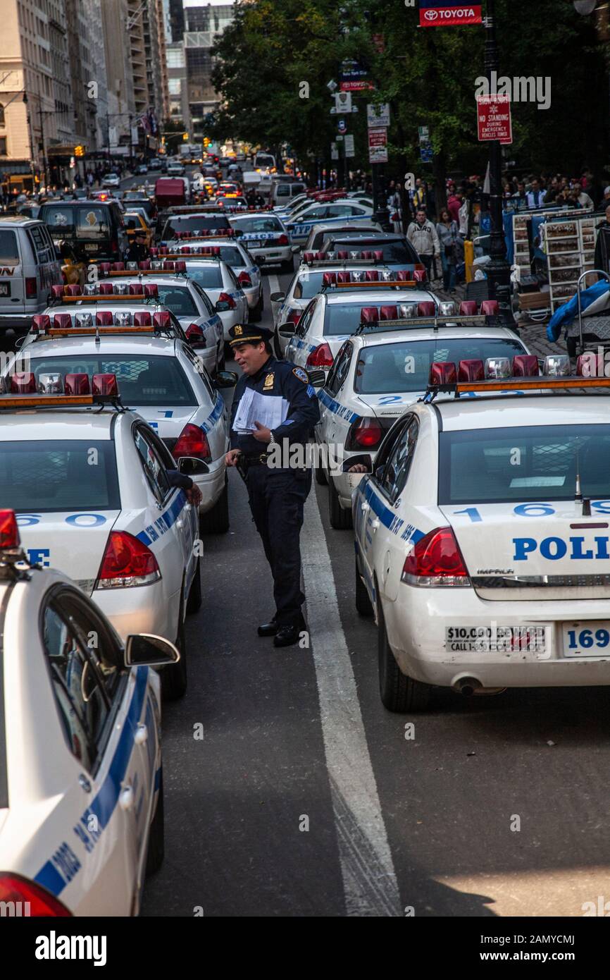 New York Police Department Nypd Officer Brooklyn New York Usa Stock