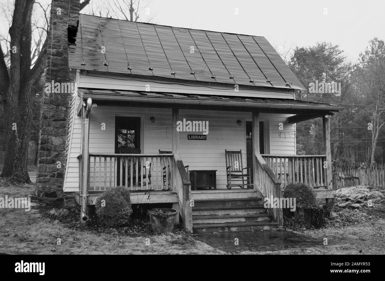 Rural library in the Blue Ridge Mountains of Virginia Stock Photo - Alamy