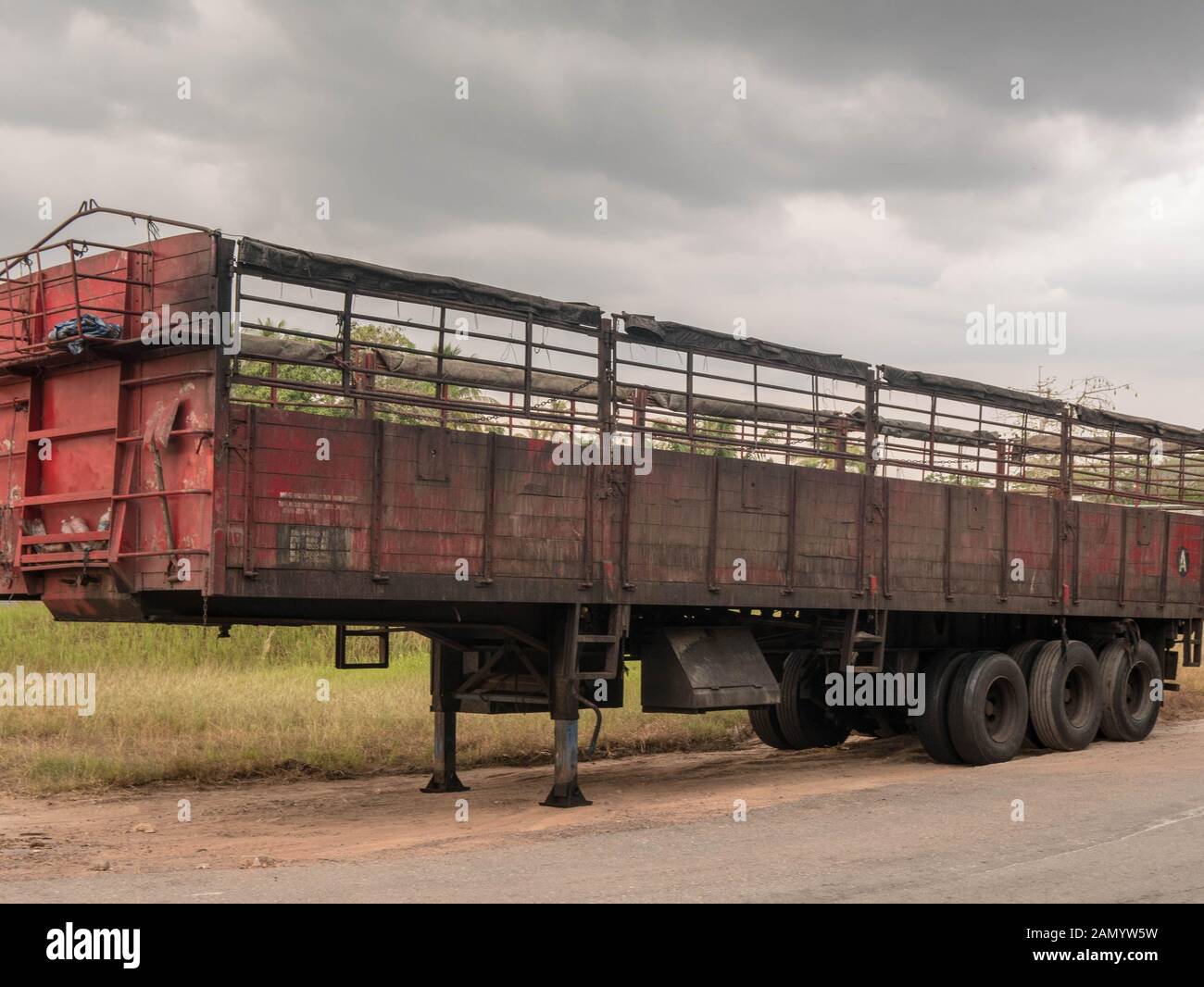 Tractor trailer vector illustration hi-res stock photography and images ...