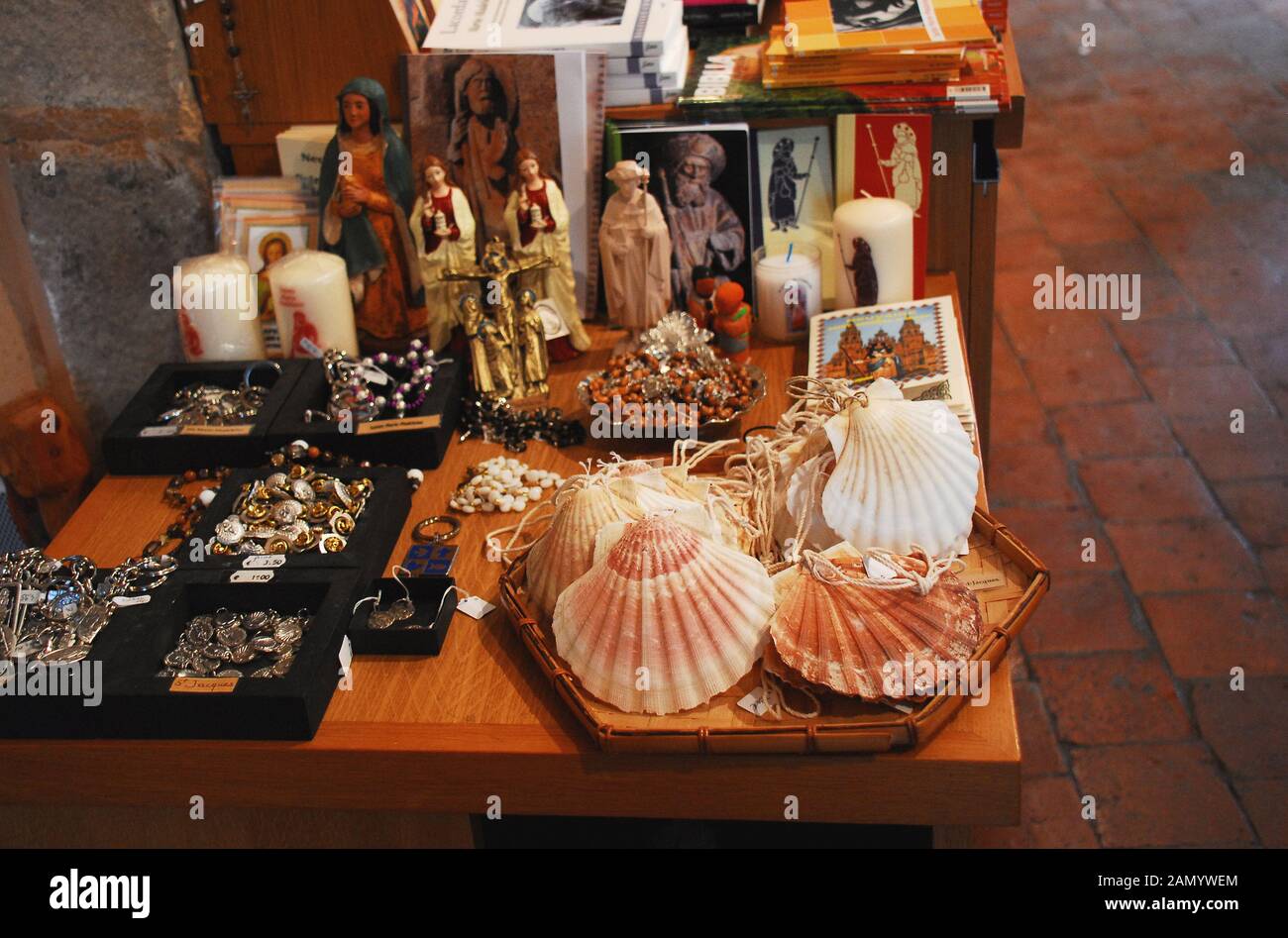 Shells to identify pilgrims hi-res stock photography and images - Alamy