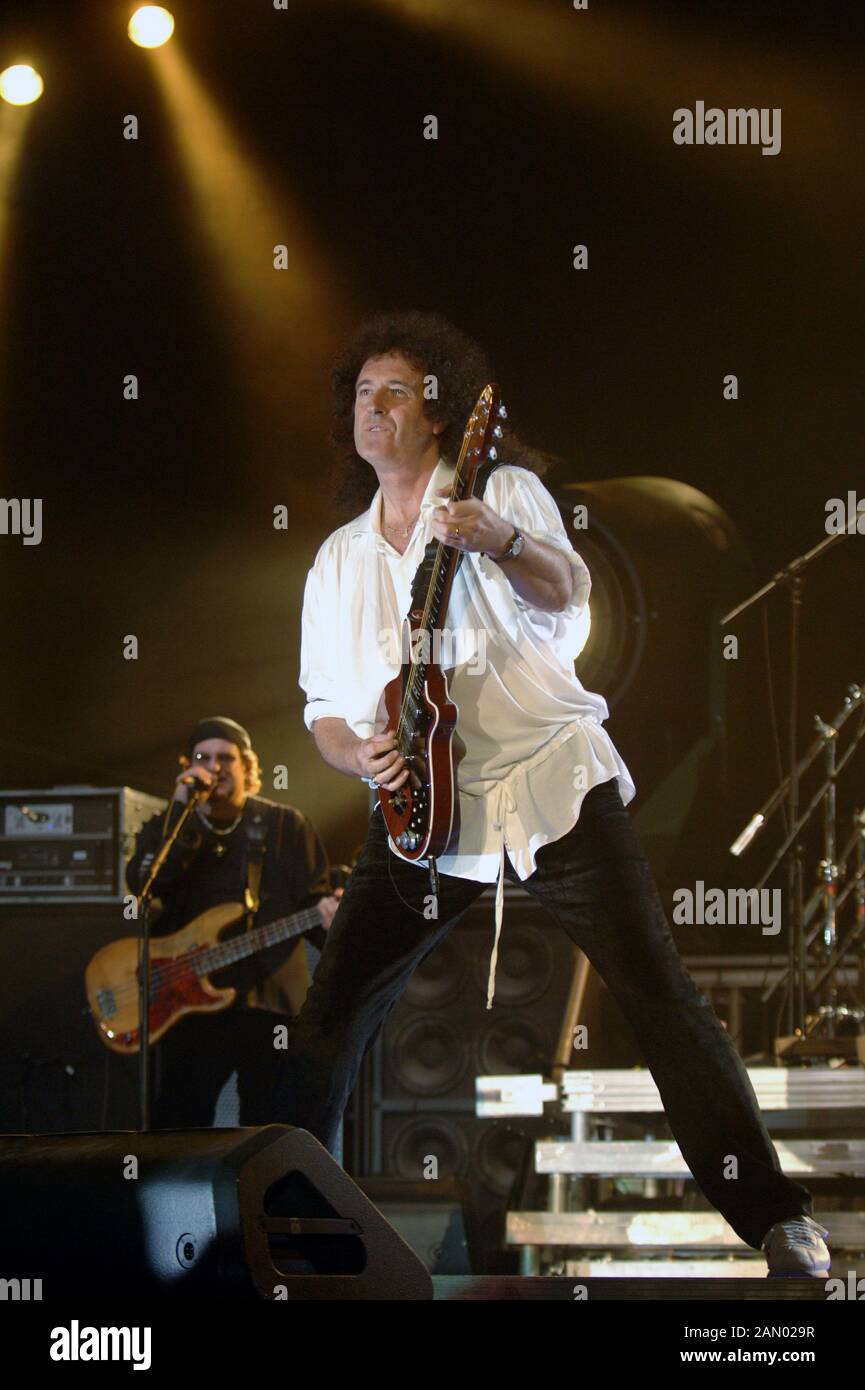 Brian may queen 1976 hi-res stock photography and images - Alamy