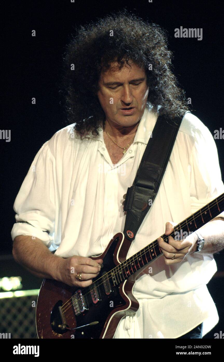 Brian may queen 1976 hi-res stock photography and images - Alamy