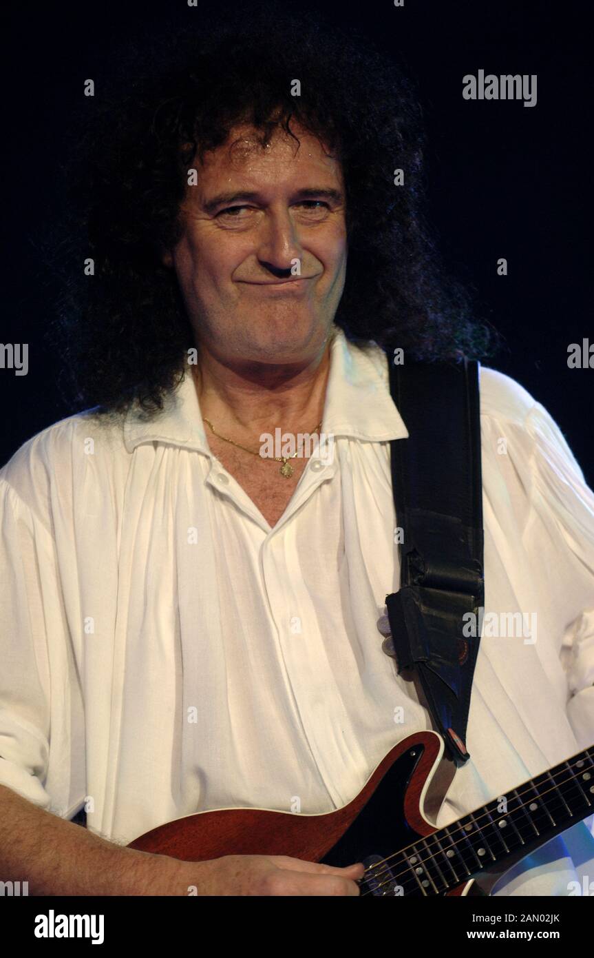 Brian may queen 1976 hi-res stock photography and images - Alamy