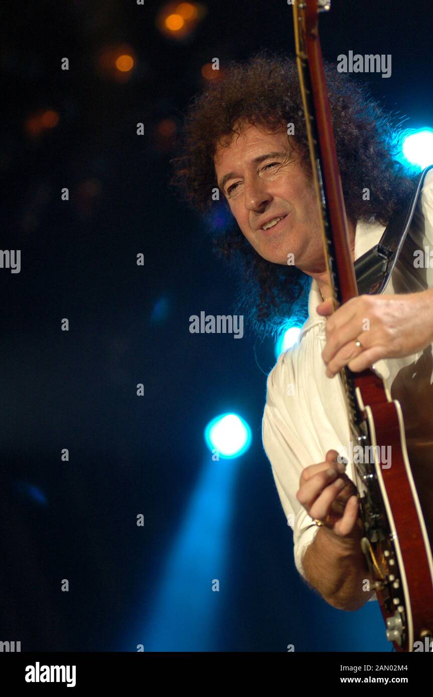 Brian may queen 1976 hi-res stock photography and images - Alamy