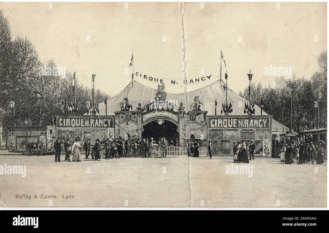 Tente de cirque hi-res stock photography and images - Alamy