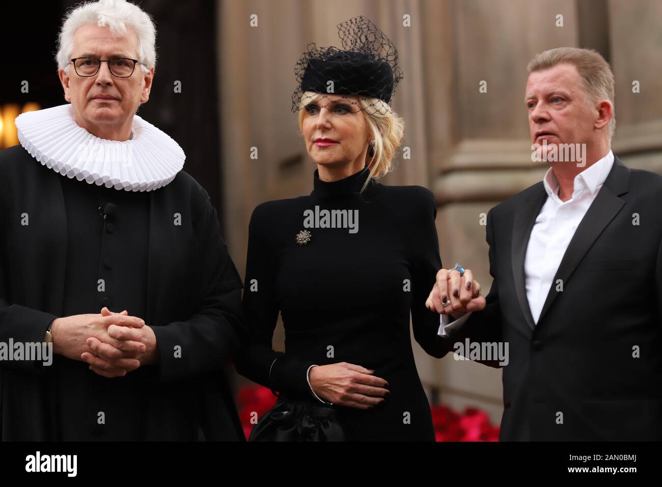 v.l. Pastor Alexander Röder, Marion Fedder, Jörg Pawlik, Trauerfeier ...