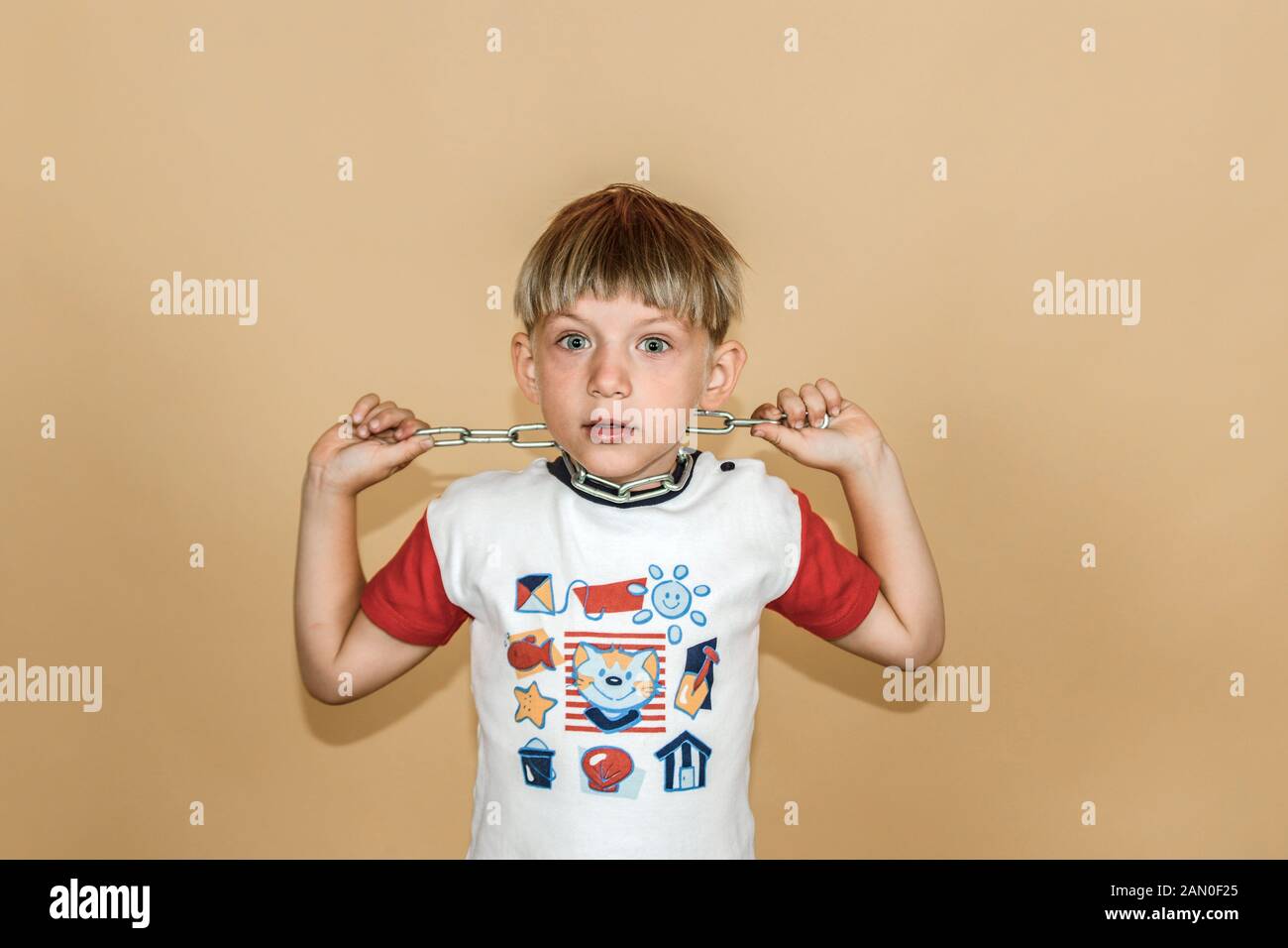 Suffocating throat hi-res stock photography and images - Alamy
