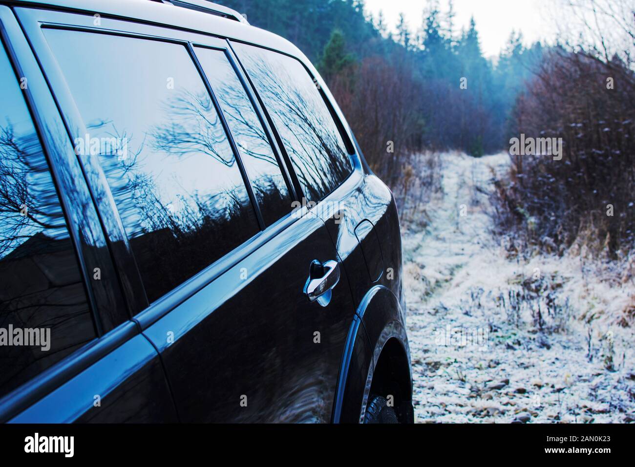 Big black car hi-res stock photography and images - Alamy