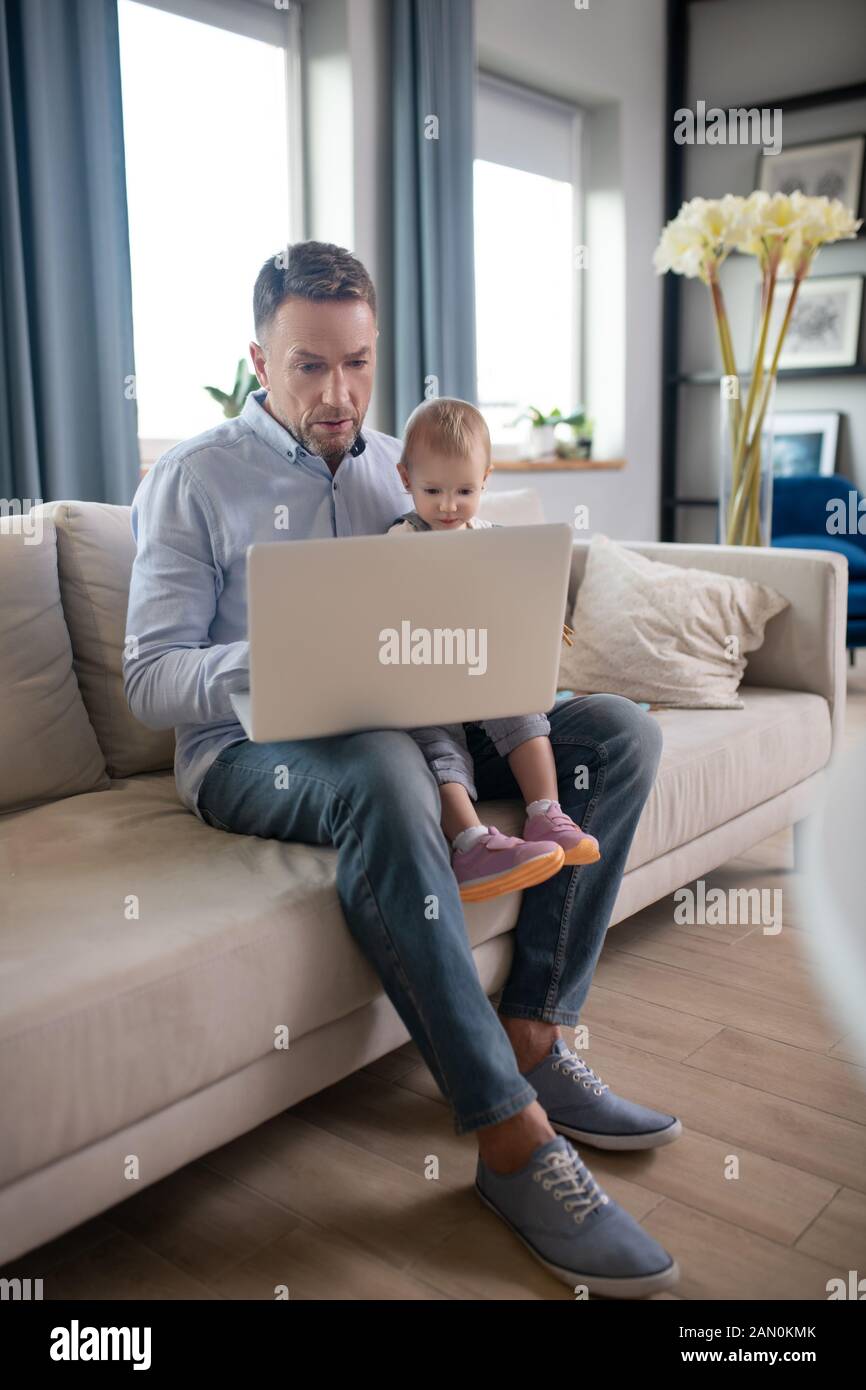Hardworking father hi-res stock photography and images - Alamy