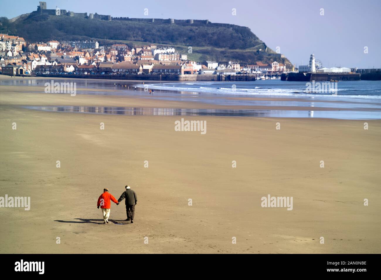 Seaside stroll, Scarborough Stock Photo - Alamy