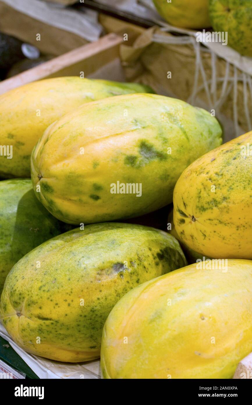 Hawaiian papaya hi-res stock photography and images - Alamy