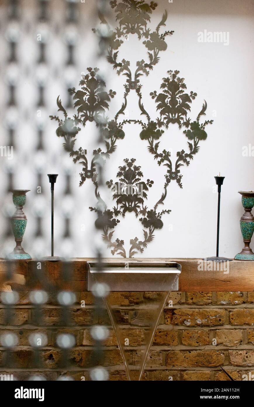 Filigree screen hi-res stock photography and images - Alamy