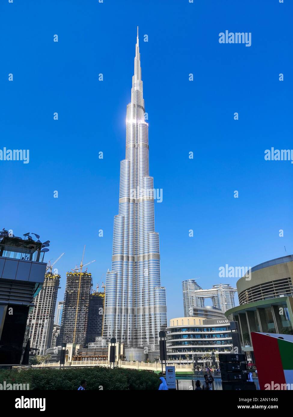 Downtown Dubai landmarks and tourist attractions - The Dubai Mall and ...