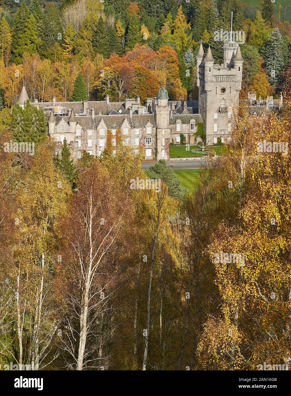 Balmoral castle aberdeenshire hi-res stock photography and images - Alamy