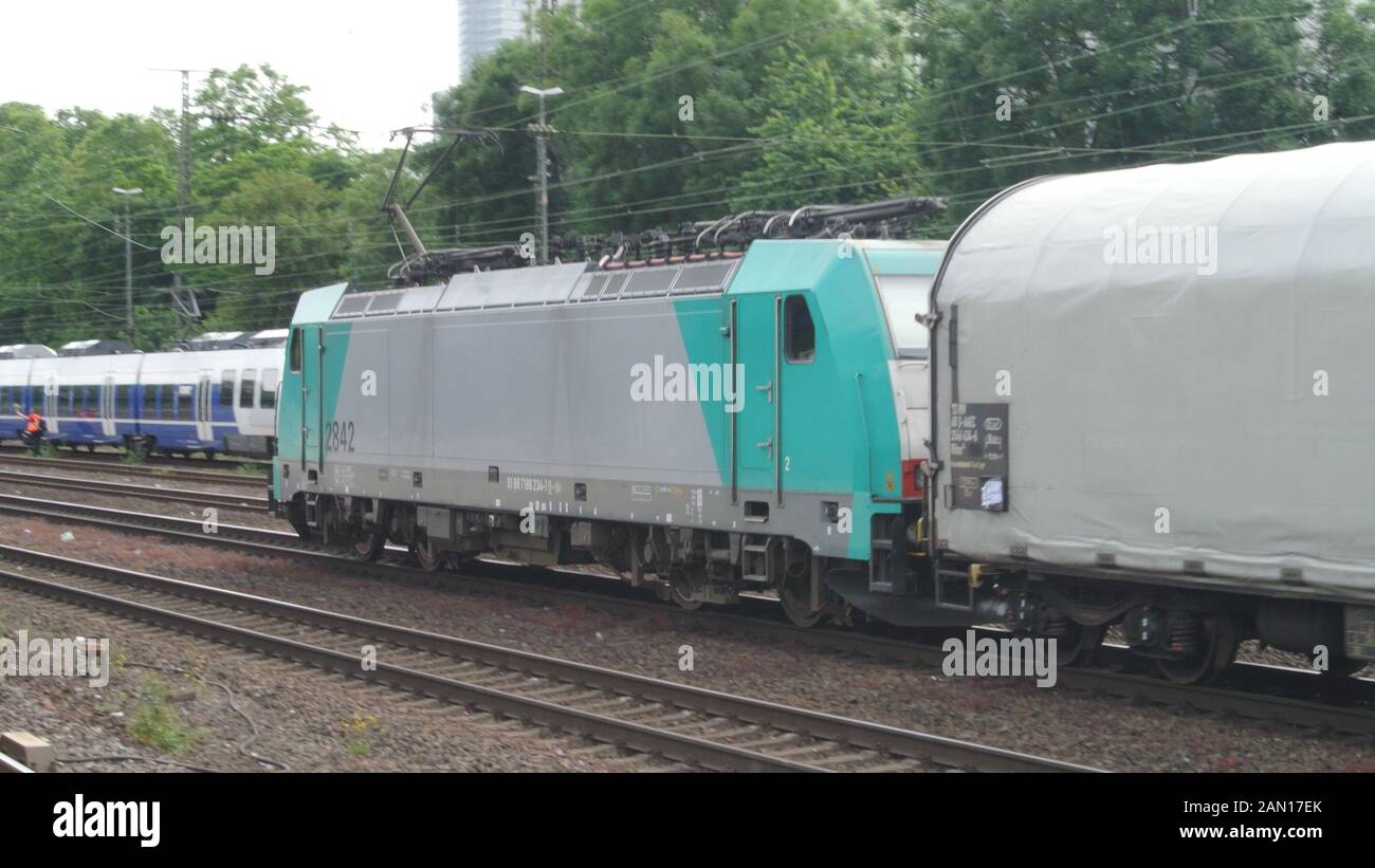 NS Class 186 electric locomotive, operated by Alpha Trains, at Cologne ...