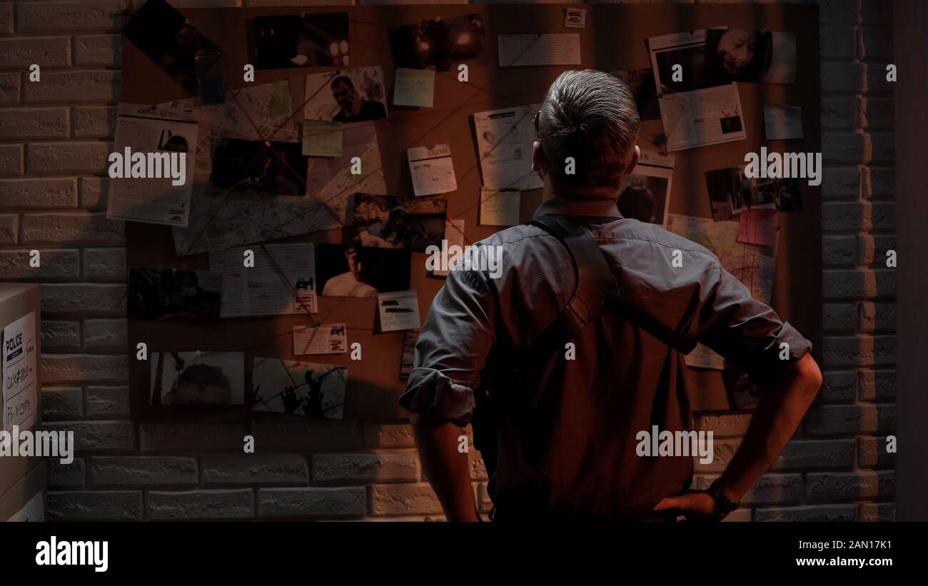 Detective investigation board hi-res stock photography and images - Alamy