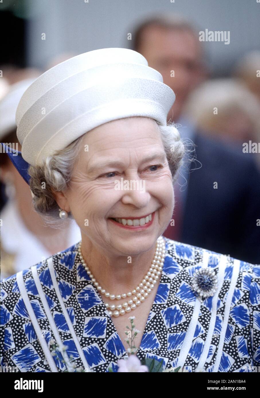 Queen visits richmond poppy factory hi-res stock photography and images ...