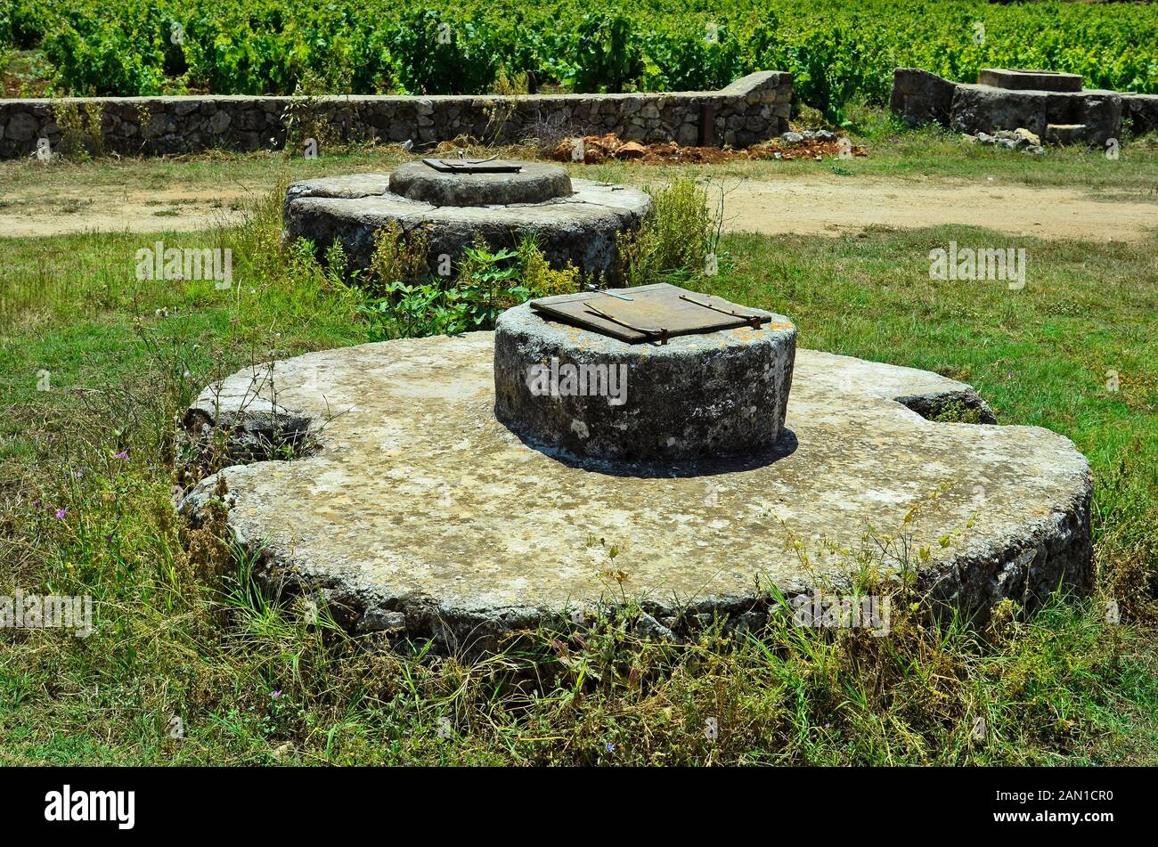 Medieval water cistern hi-res stock photography and images - Alamy