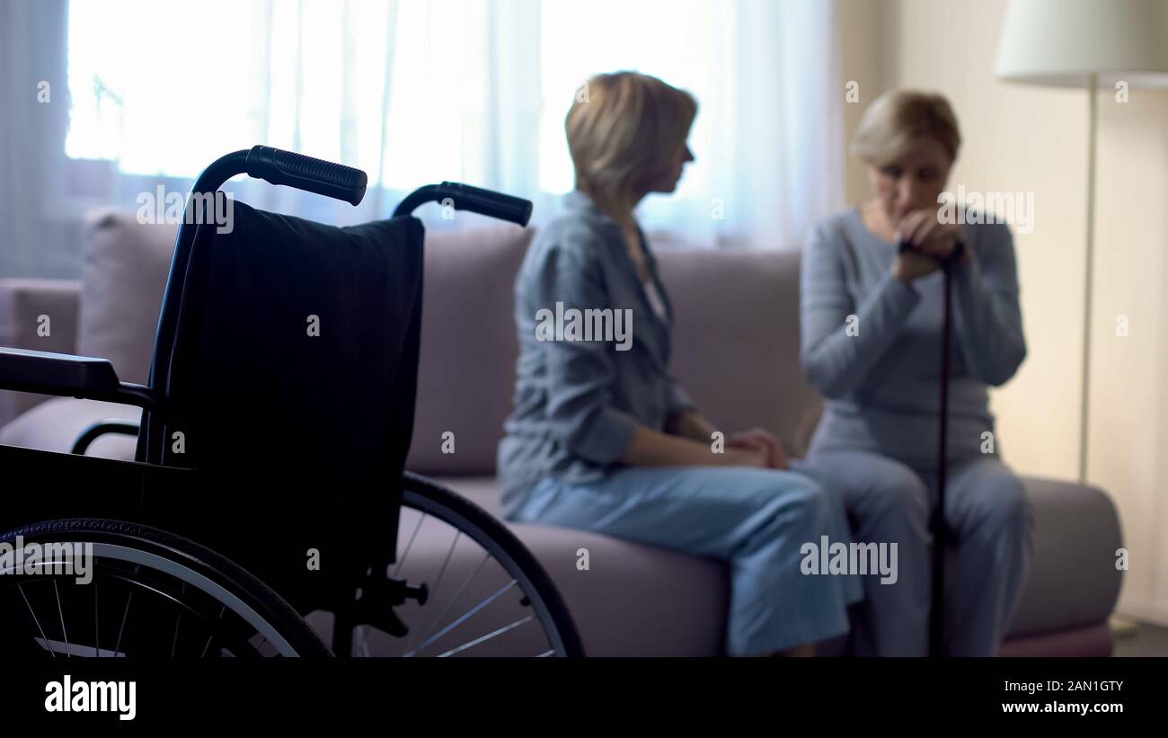 Depressed patient with nurse hi-res stock photography and images - Alamy