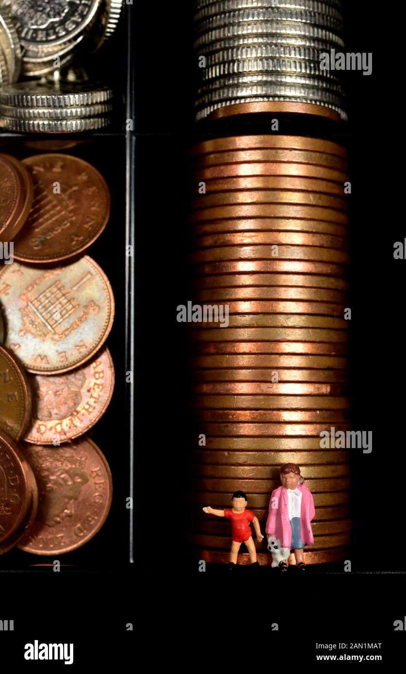 Family allowance hi-res stock photography and images - Alamy