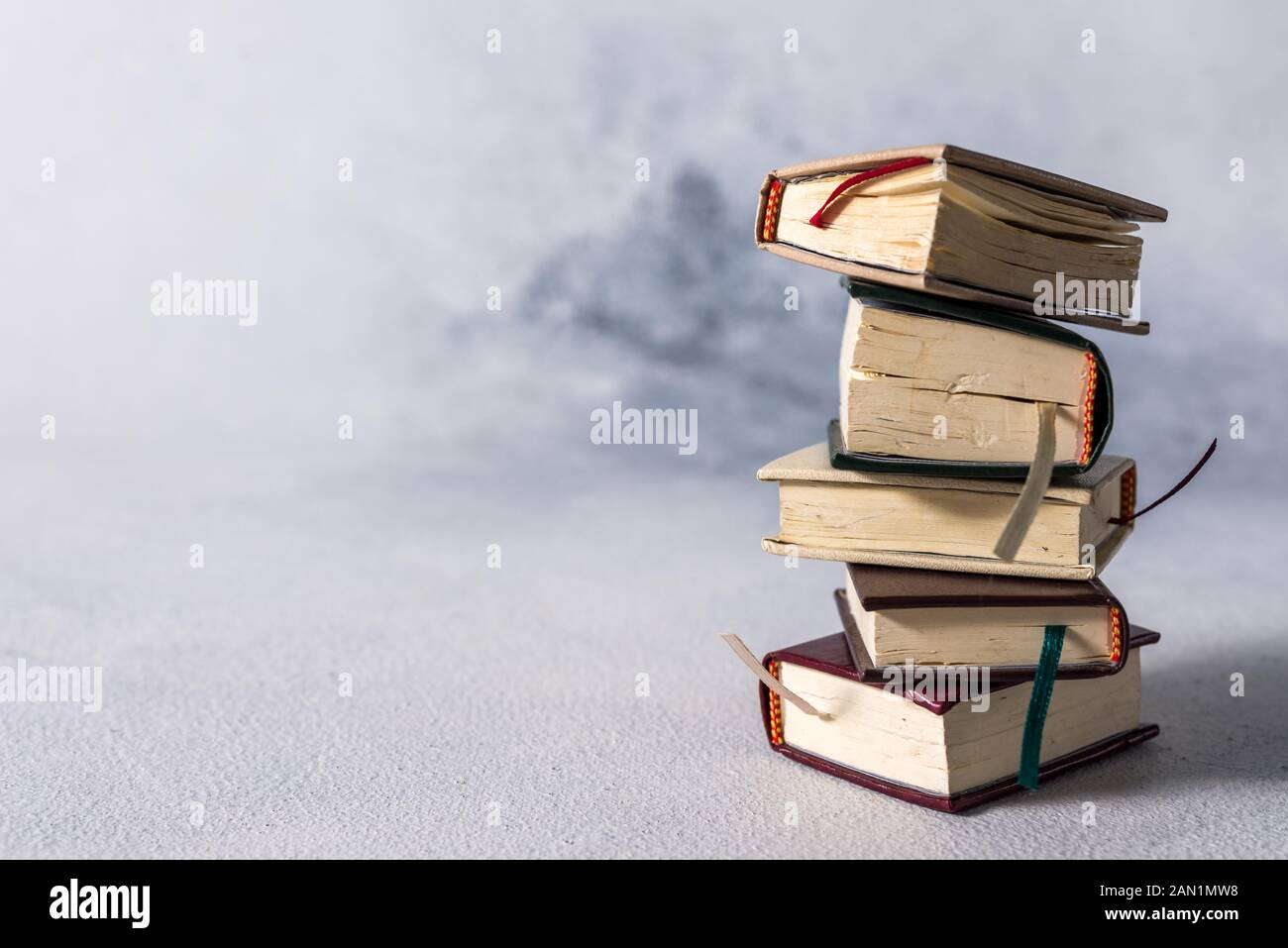 Book covers hi-res stock photography and images - Alamy