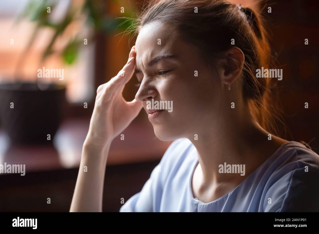 Strong headache hi-res stock photography and images - Alamy Strong headache hi-res stock photography and images - Alamy