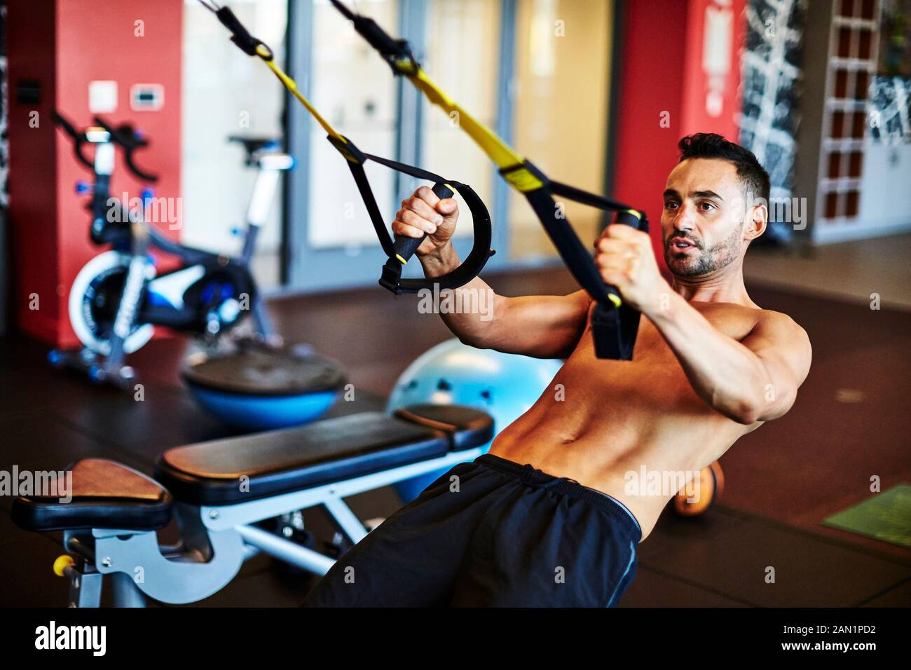 Working out at a gym hi-res stock photography and images - Alamy