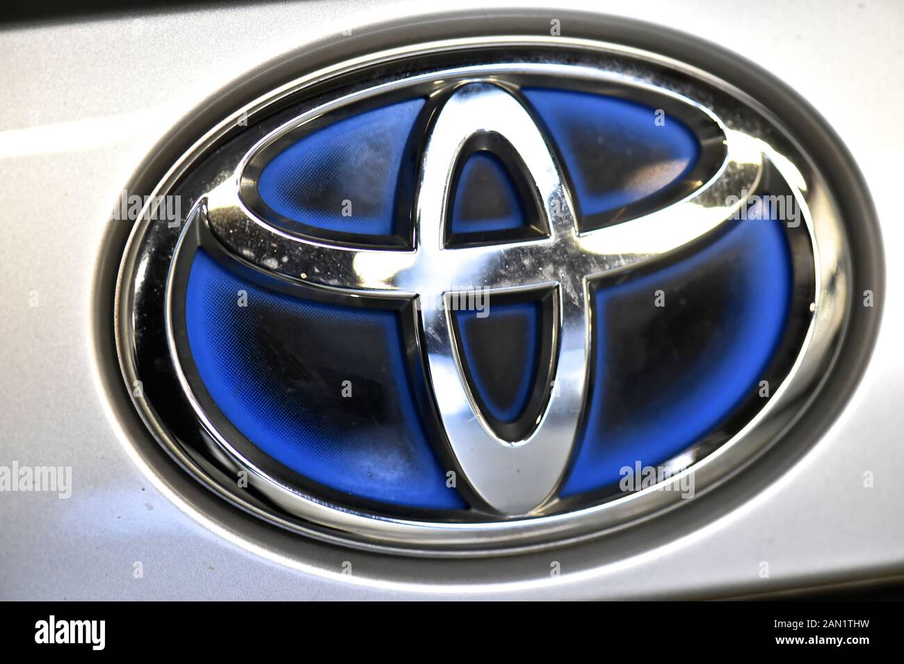 Vehicle Manufacturer Logos Stock Photo - Alamy