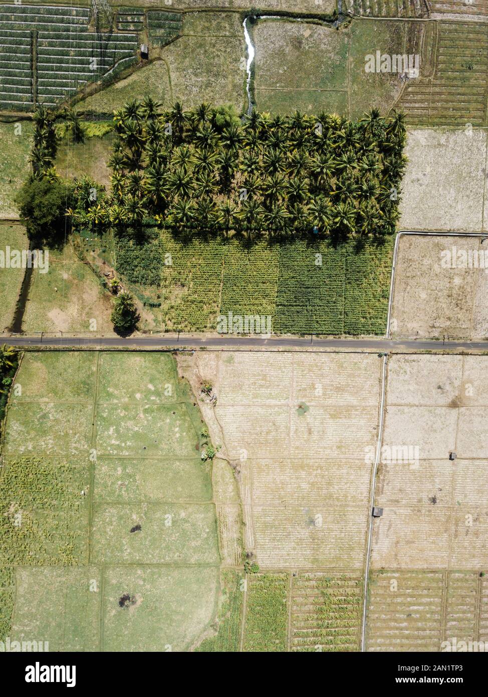 Ariel view of farm hi-res stock photography and images - Alamy