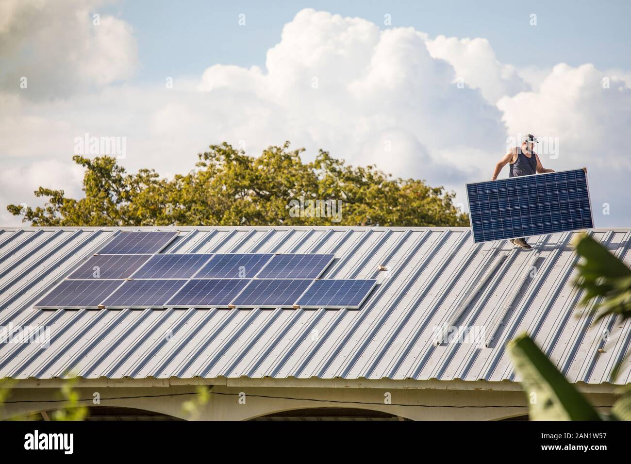 Solar panel rooftop hi-res stock photography and images - Alamy