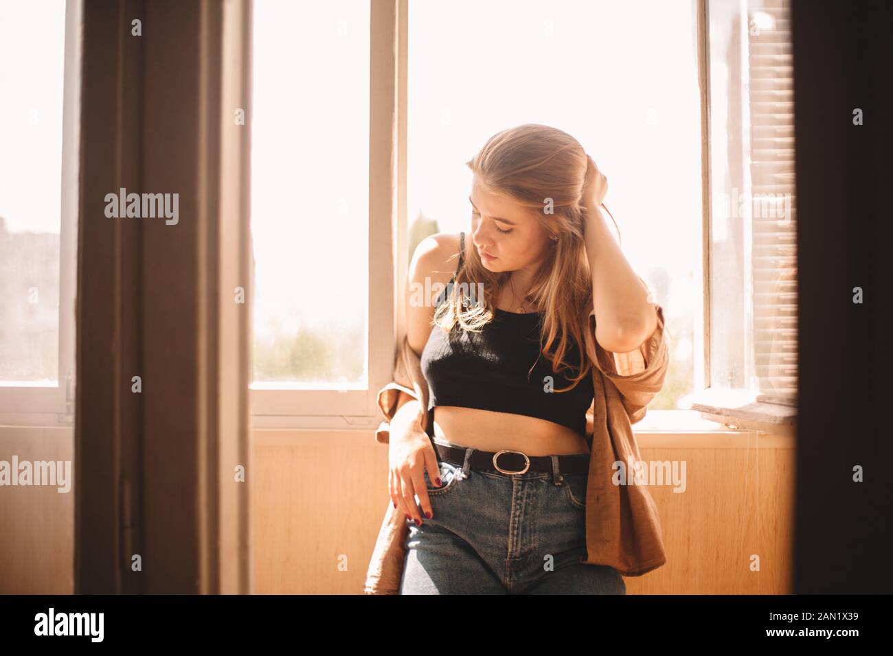 Woman back standing summer hi-res stock photography and images - Alamy
