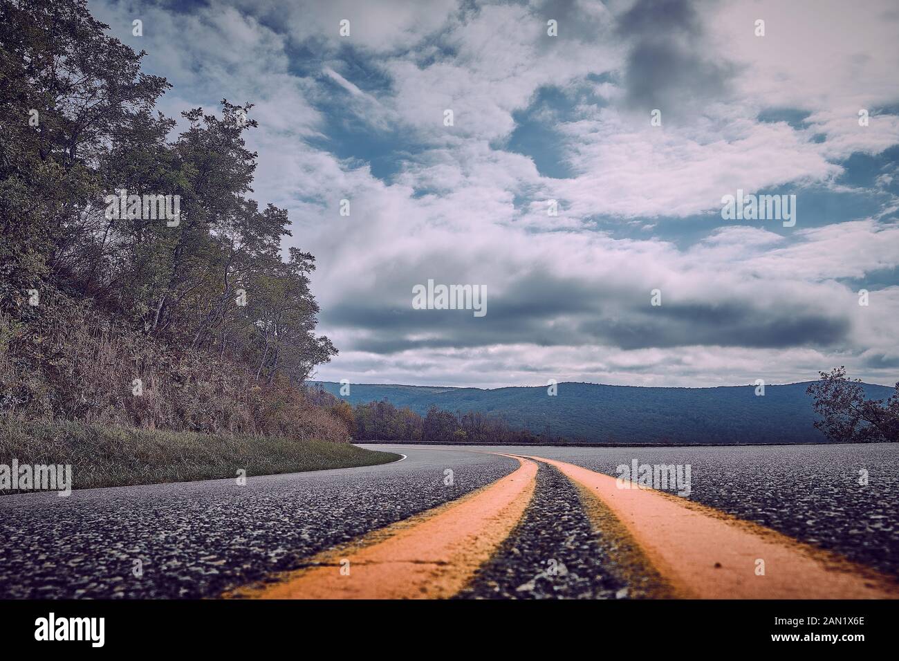 Car going nowhere hi-res stock photography and images - Alamy