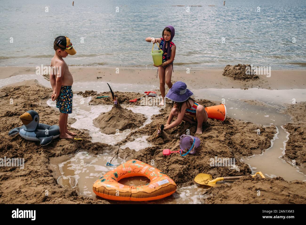 Summer beach sand castles hi-res stock photography and images - Alamy