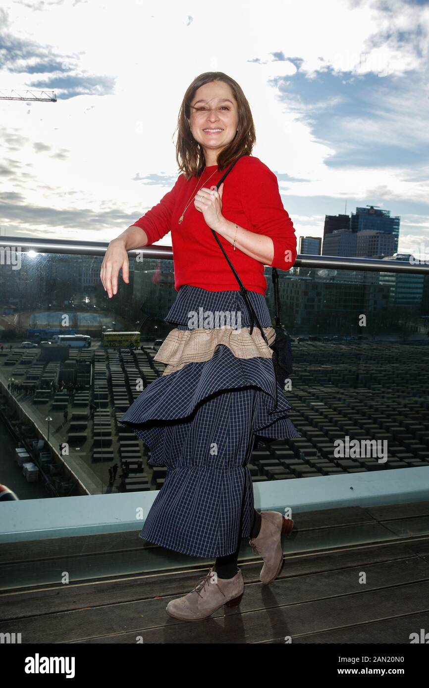 Sarah alles hi-res stock photography and images - Alamy