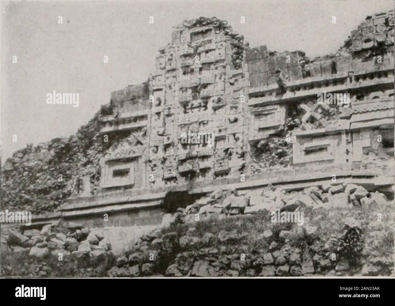 Maya architectural features hi-res stock photography and images - Alamy