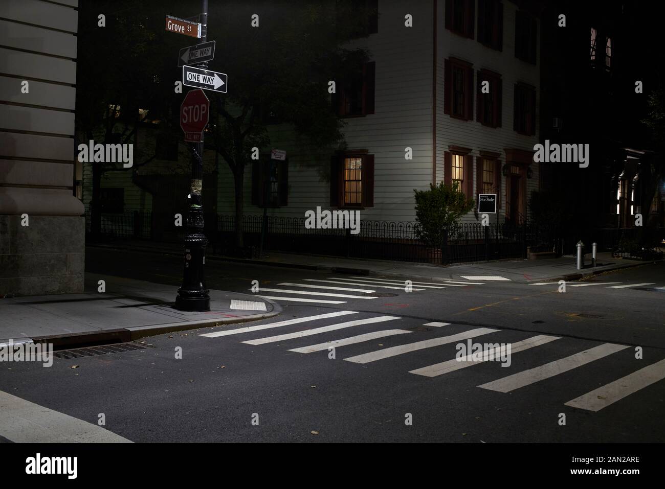 Traffic traffic crosswalks signs signs hi-res stock photography and ...