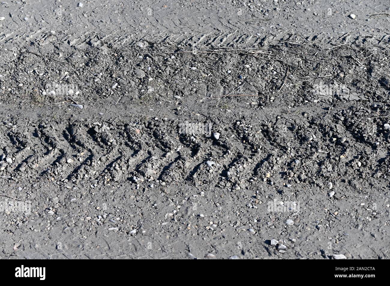 Reifenspuren High Resolution Stock Photography and Images - Alamy