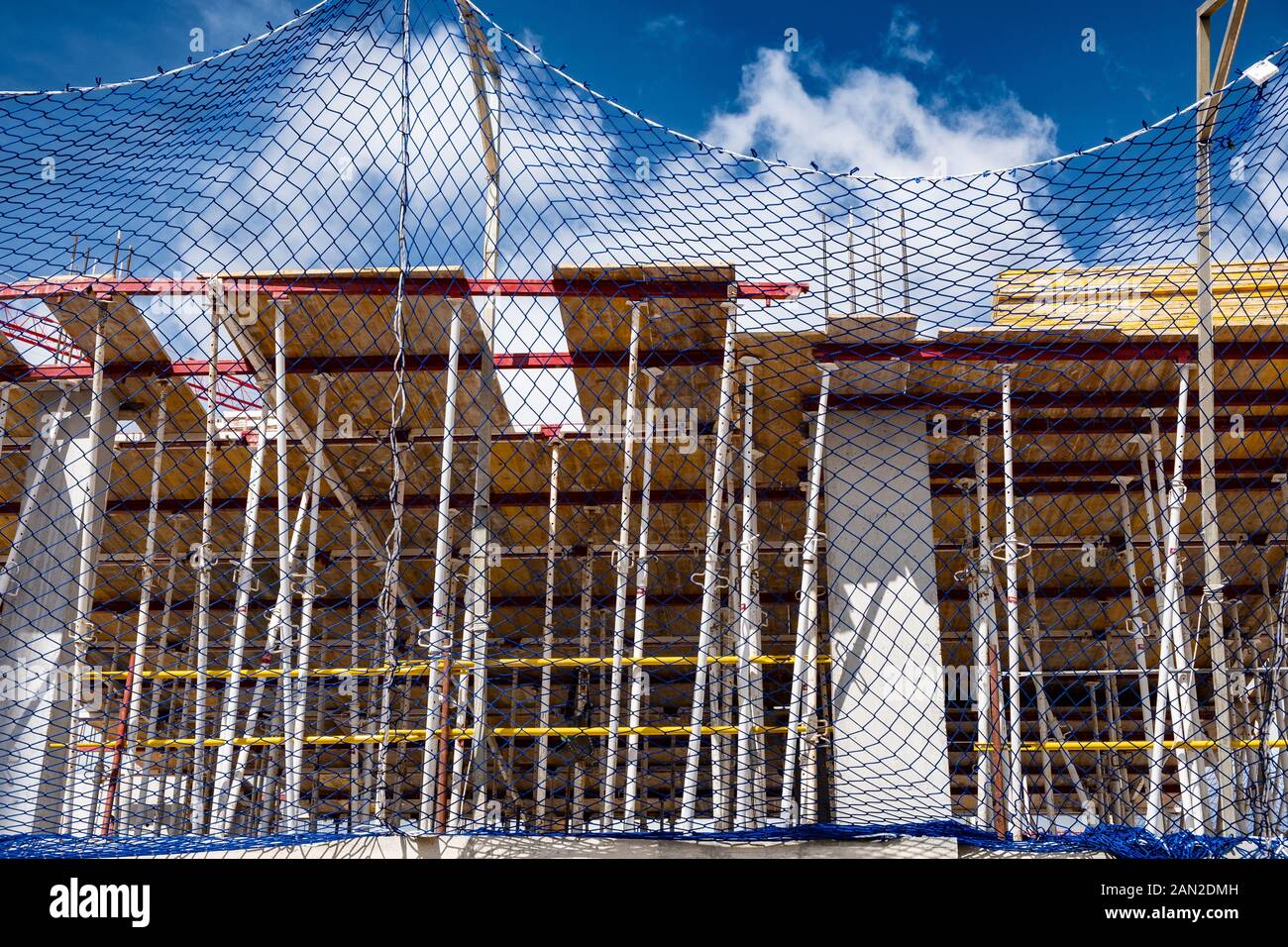 Struts on a construction site Stock Photo - Alamy